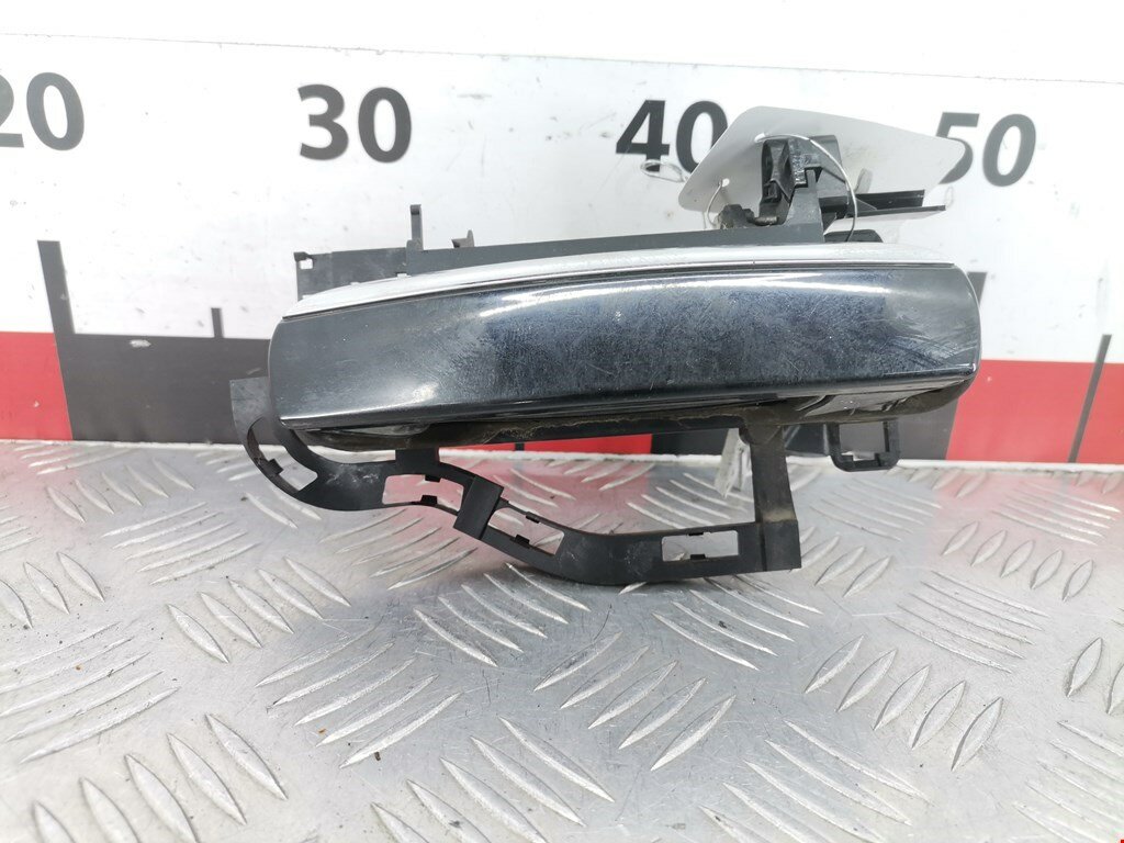 Ручка двери наружная задняя левая Audi A6 C6 4F0837207B арт. 1747725