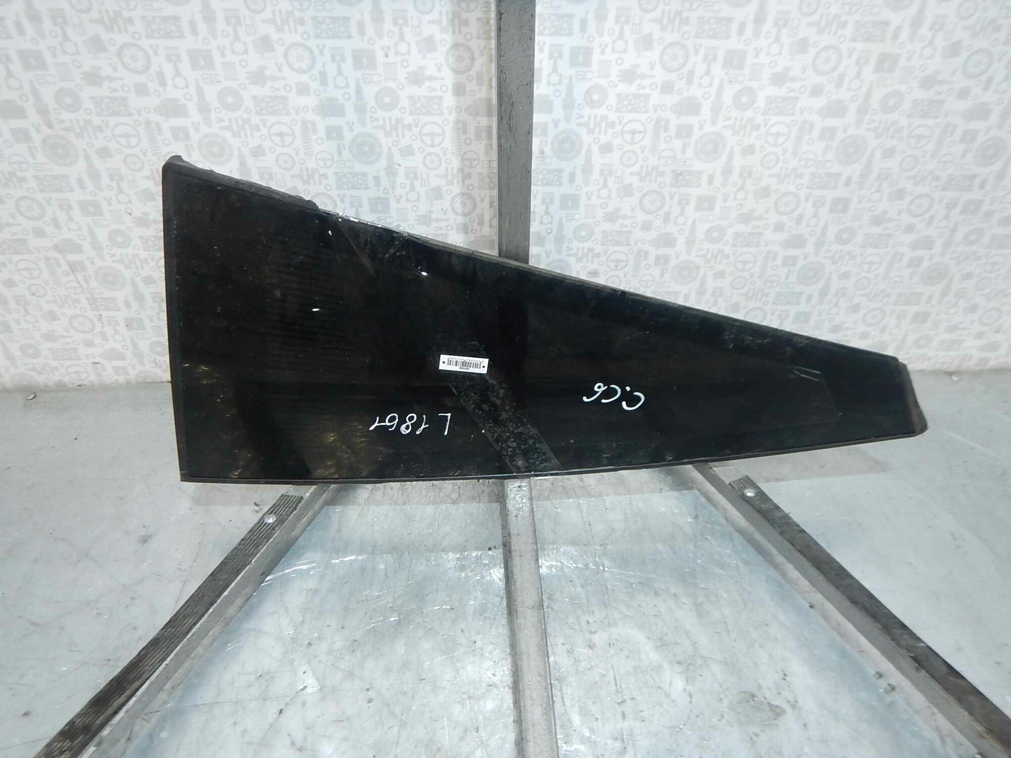 Стекло кузовное заднее правое Citroen C6 9204J9 арт. 207568