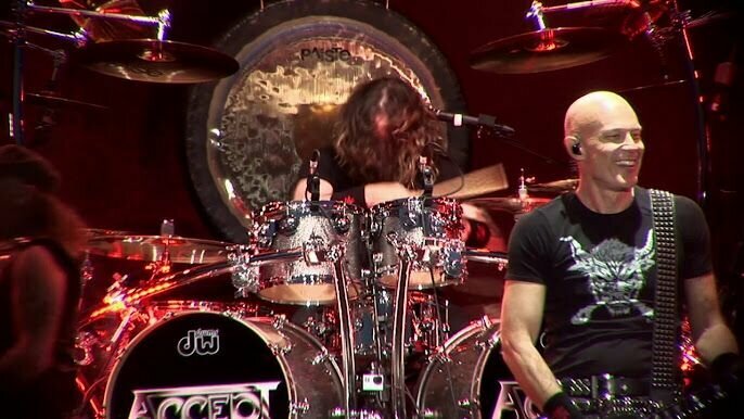 Accept - Restless And Live (2017) Blu-ray (блю рей) — фото 1