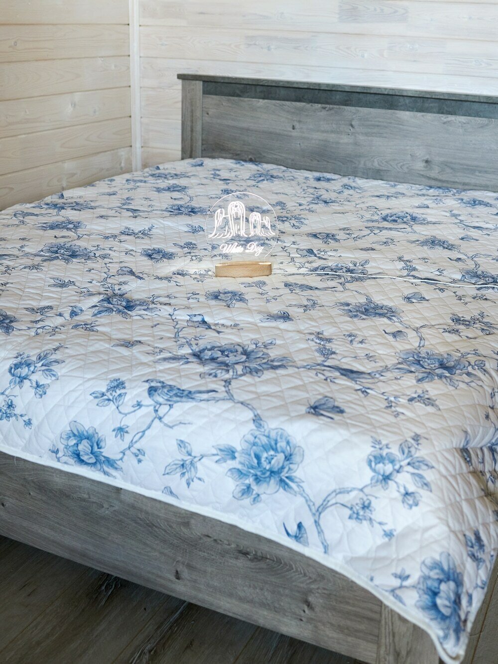 Непромокаемое покрывало аква-стоп White Dog "Голубые Розы", 145x200см