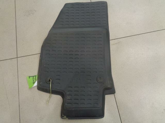 Коврик салона передний правый от Opel Astra H 2004-2014