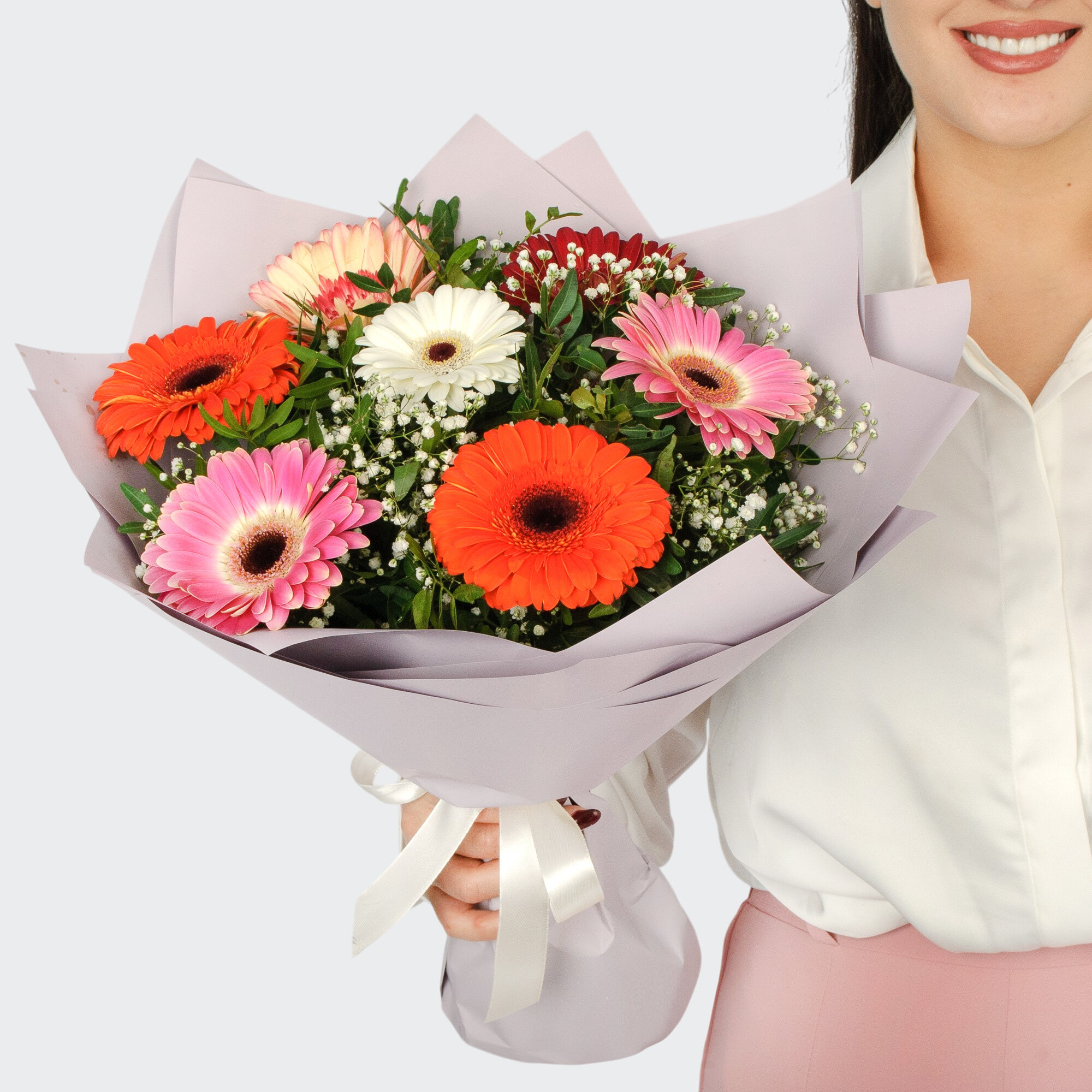 Букет СоюзЦветТорг "Яркий миг", гипсофила и гербера, 9 цветов