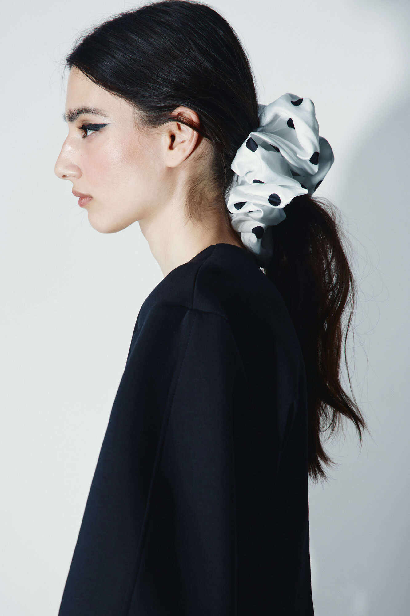 Резинка для волос Befree BF2615361003, атласная, с платком, белая