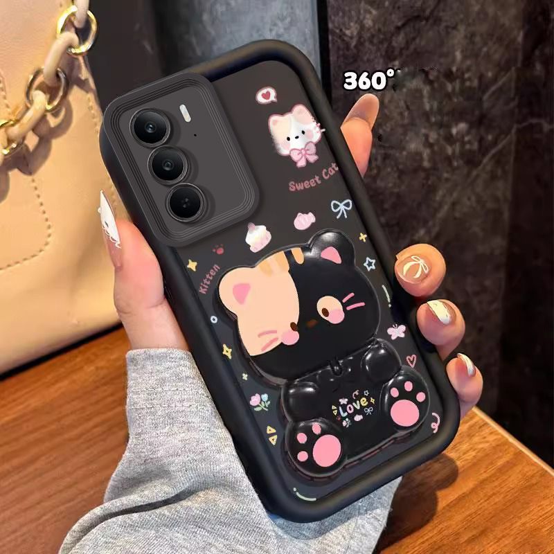 Чехол на Realme C71 / Реалми C71 черный/белый объемный с опорой Мультфильмы с кронштейнами милые jtmmzj01