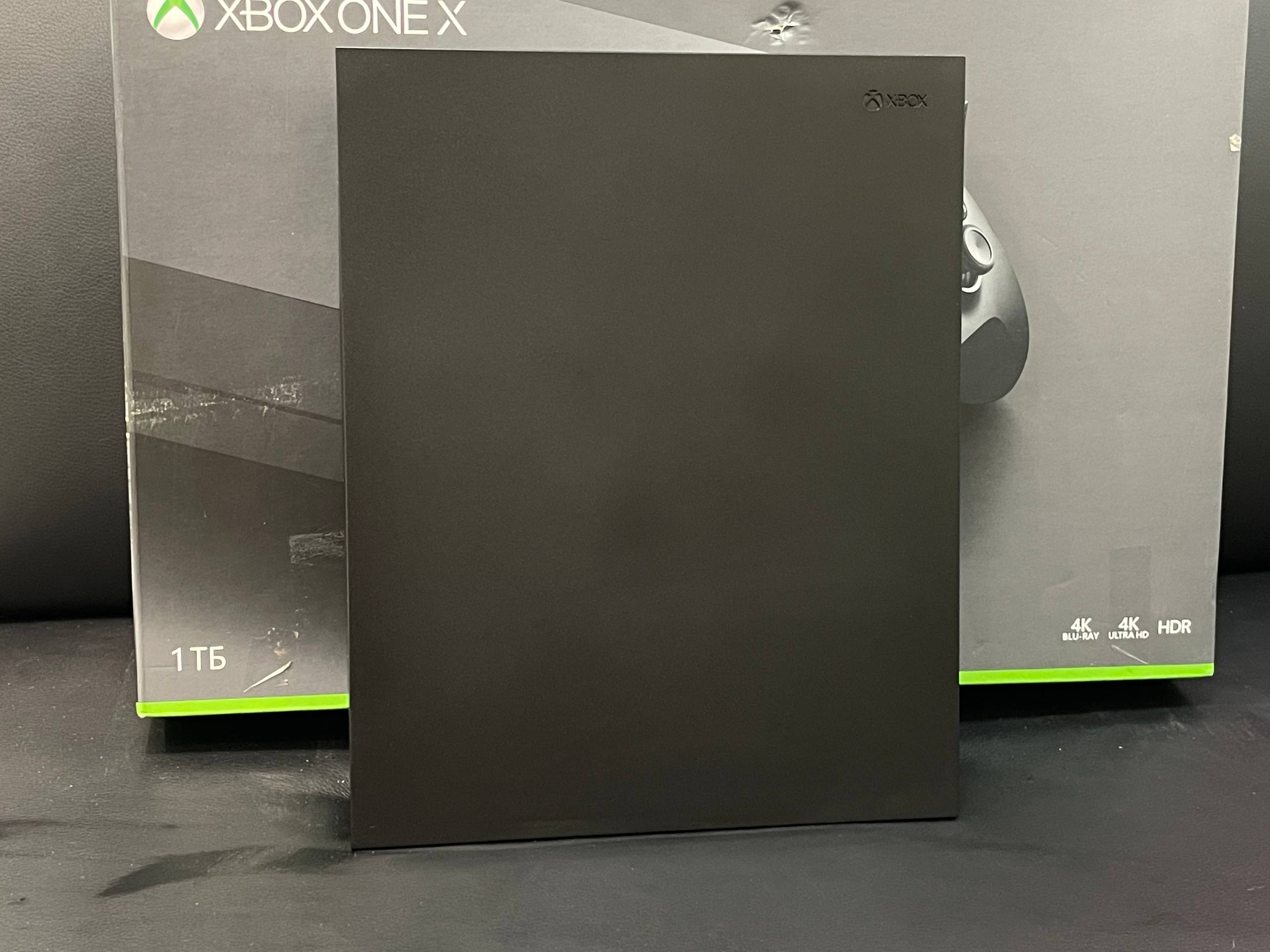 Элегантная сила в чёрном матовом корпусе: Microsoft Xbox One X превращает 4K и HDR в повседневный стандарт — фото 1