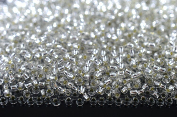 Бисер японский TOHO круглый 11/0 #PF0021 Permanent Finish, хрусталь, серебряная линия внутри, 10 грамм