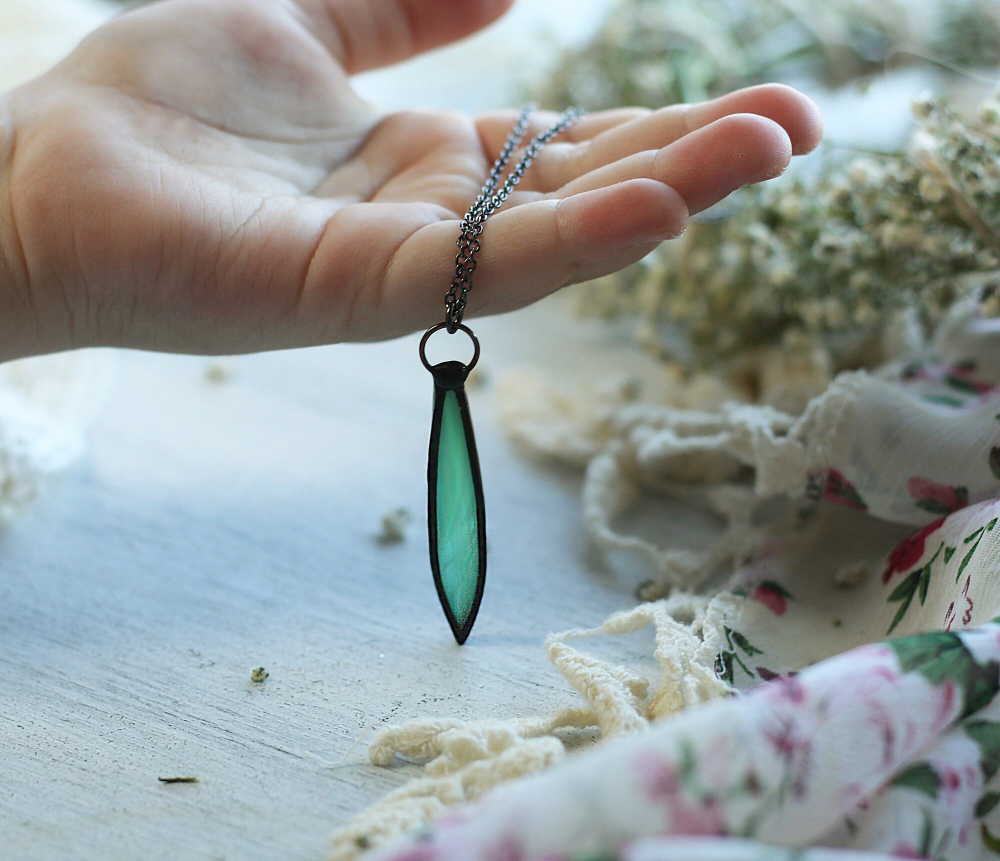 Колье, стекло