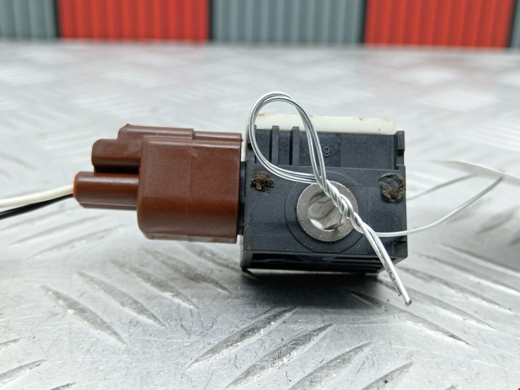 Датчик удара Kia Carens 2 (UN) 959201D000 арт. 1844907