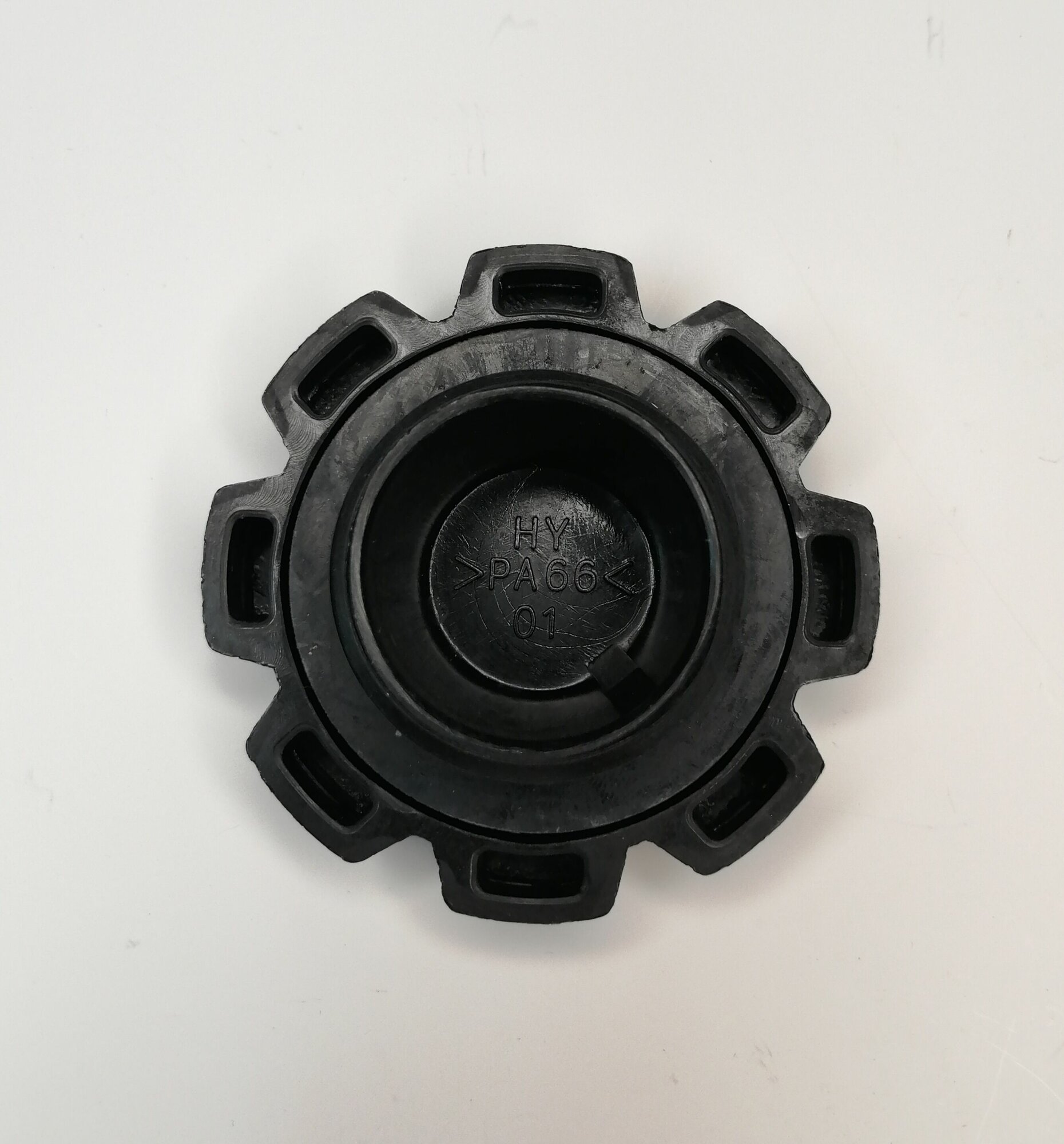 Крышка маслозаливной горловины Lifan Solano (620) [1.6 16V CVT седан] LF479Q11003201A