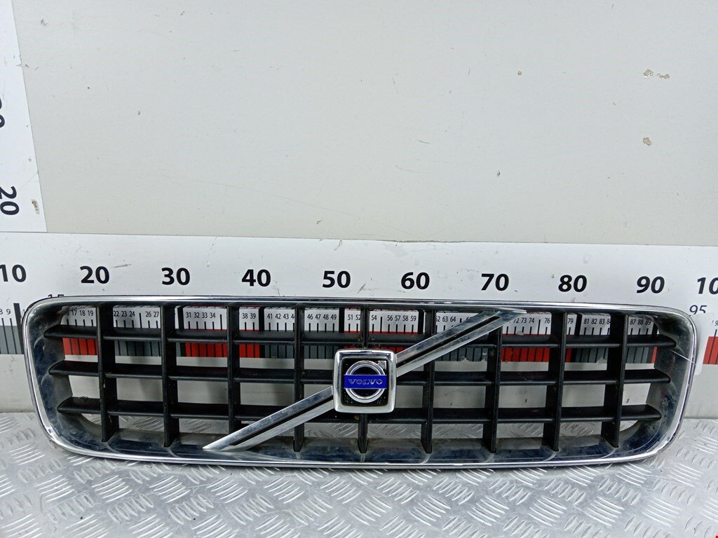 Решетка радиатора Volvo XC90 1 8620641 арт. 2034065
