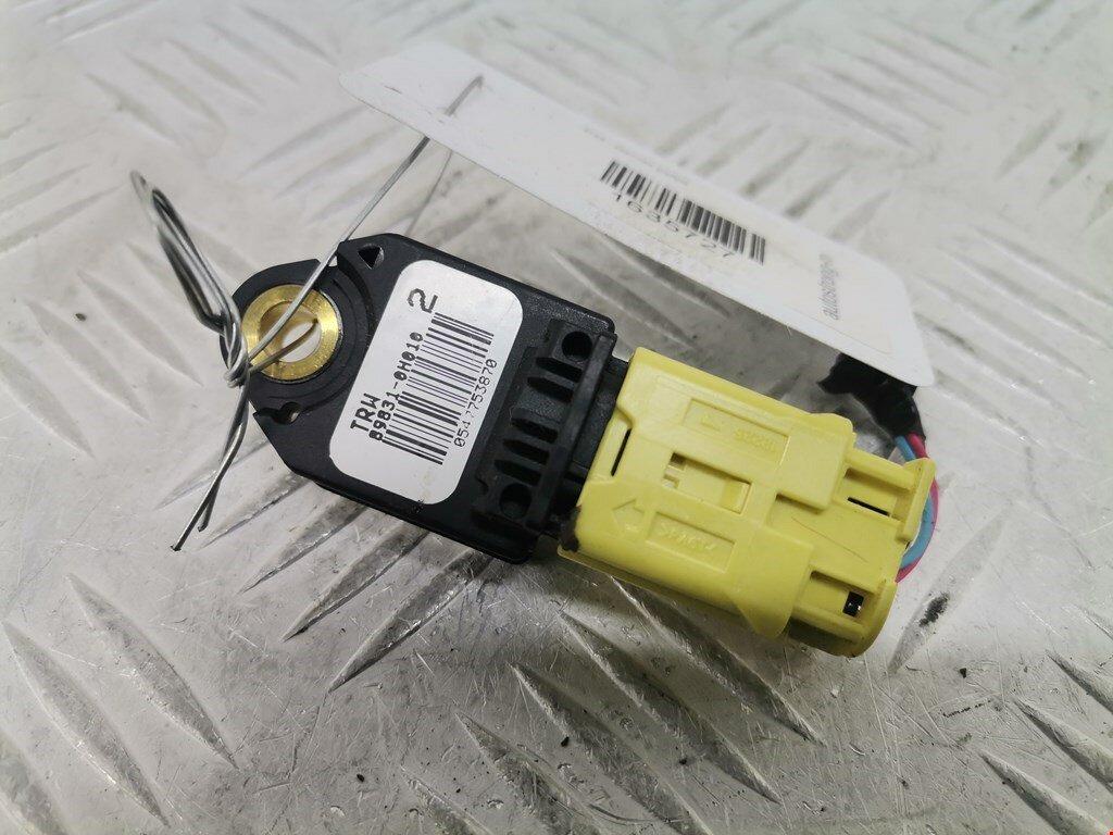 Датчик удара Toyota Yaris 2 898310H010 арт. 1635727