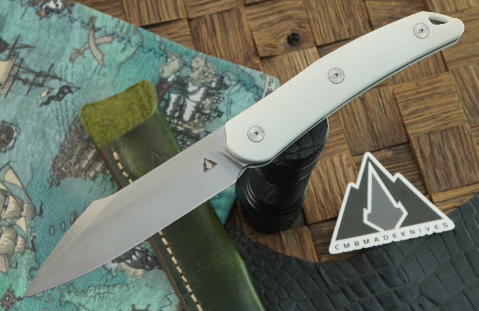 Нож CMB Made Knives Kisame, сталь 14C28N, сатин, рукоять белый G-10