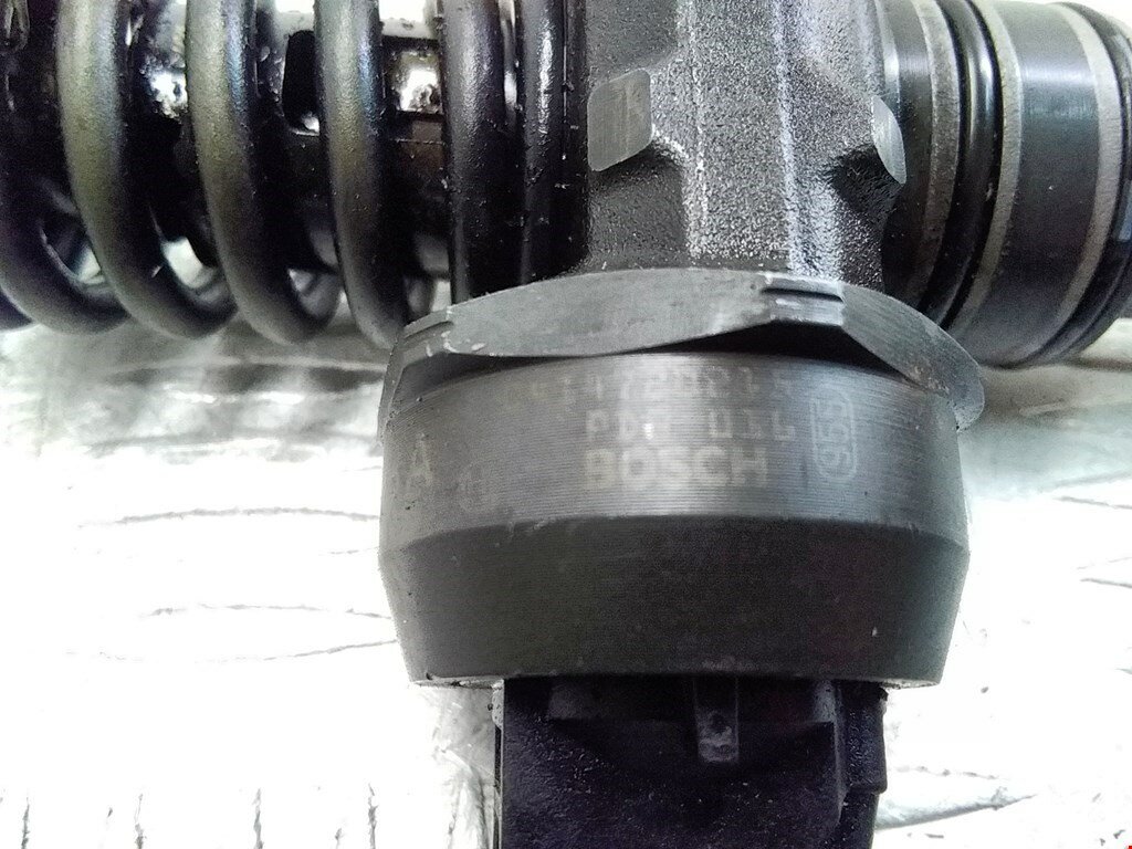 Форсунка дизельная электрическая Volkswagen Golf 5 038130073AG арт. 813006