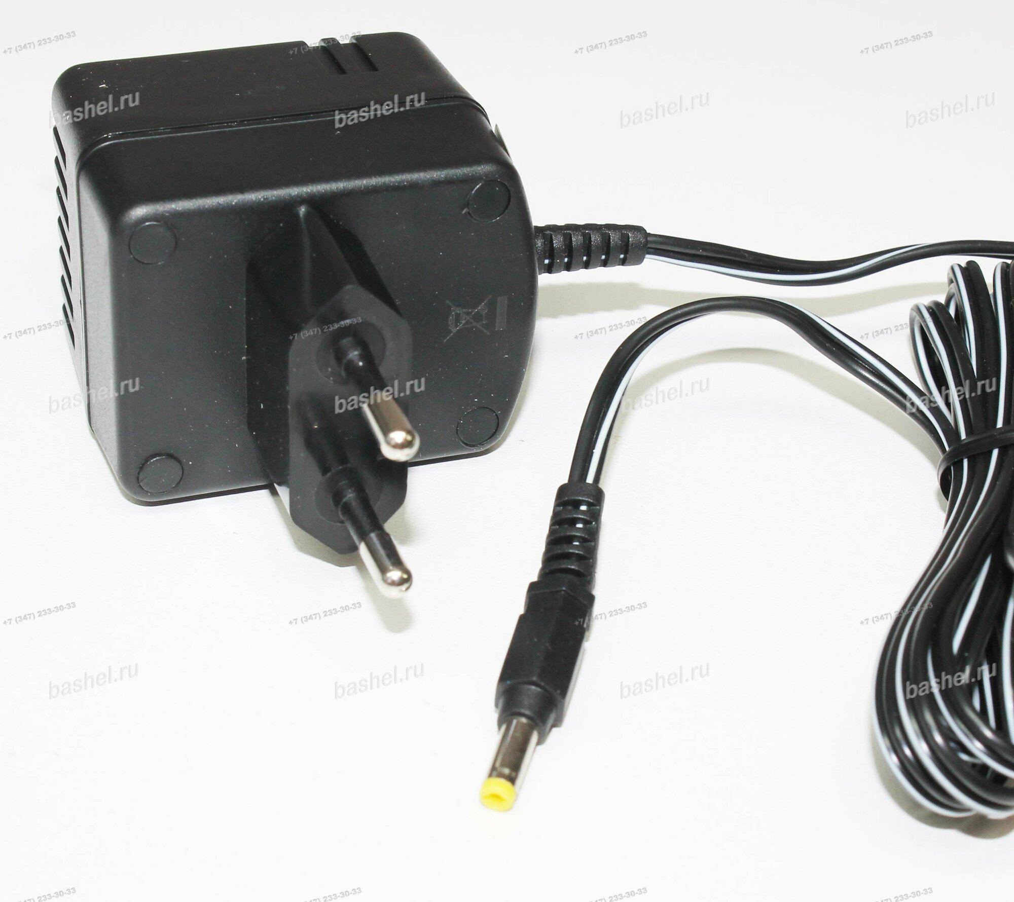 Блок питания ROBITON B4.5-500, 4,5V-500 мА нестаб. (4,0х1,7 мм)