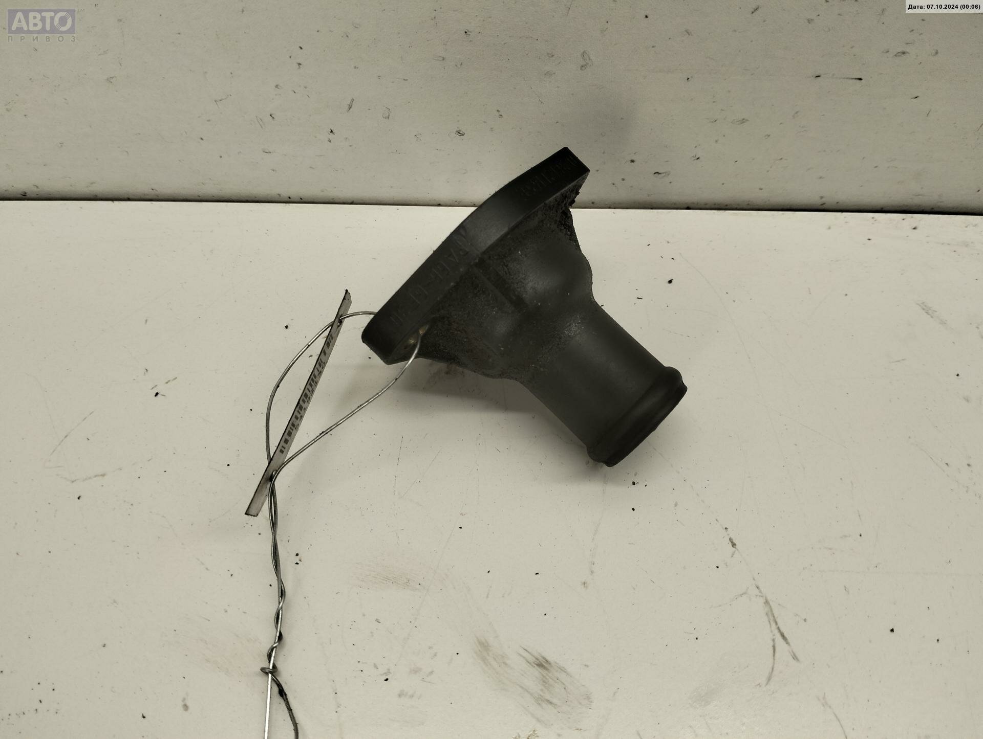 Фланец (тройник) системы охлаждения Volkswagen Polo (1994-1999)