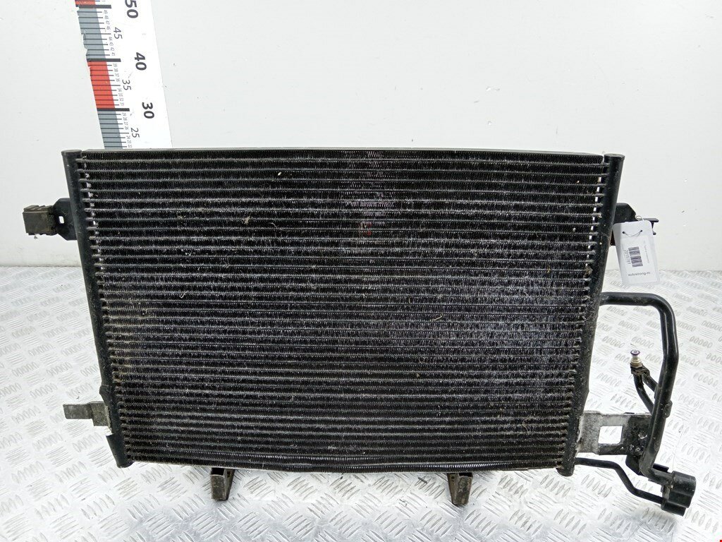 Радиатор кондиционера Volkswagen Passat 5 GP 3B0260401B арт. 2015781