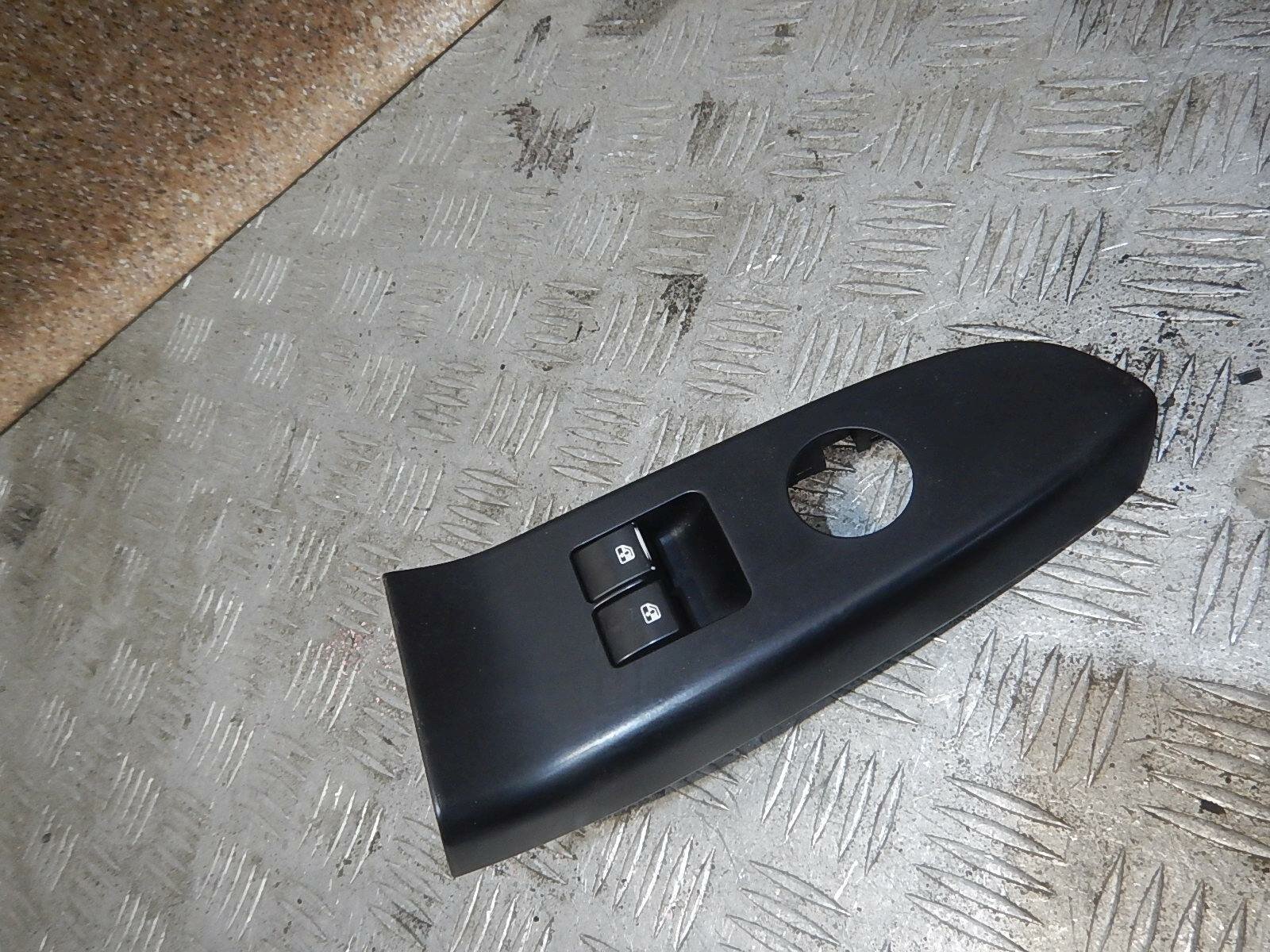 Б/У Блок управления стеклоподъемниками, KIA (Киа)-CEED (07-12) KIA CEED (07-12) 3дв Потертости. 445341 Hyundai-KIA арт. 9...