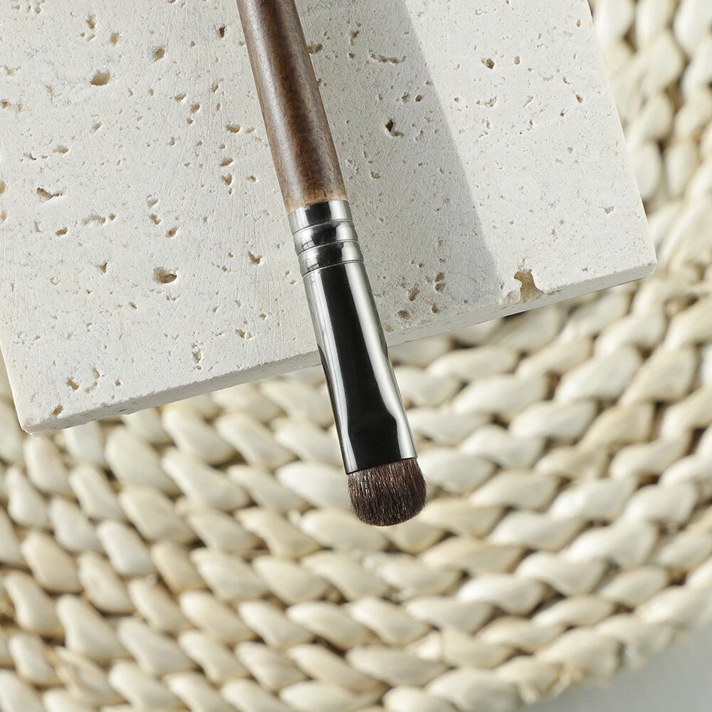 OVW 1 шт. кисть для шейдера с дымчатыми волосами пони, тени для век, кисти для растушевки макияжа, деревянная ручка, металлический наконечник kisti dlya makiyazha