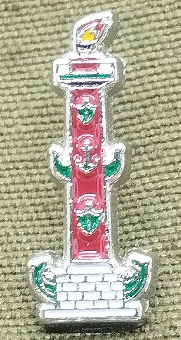 Значок металлический с эмалью, "Санкт-Петербург, Ростральная Колонна"