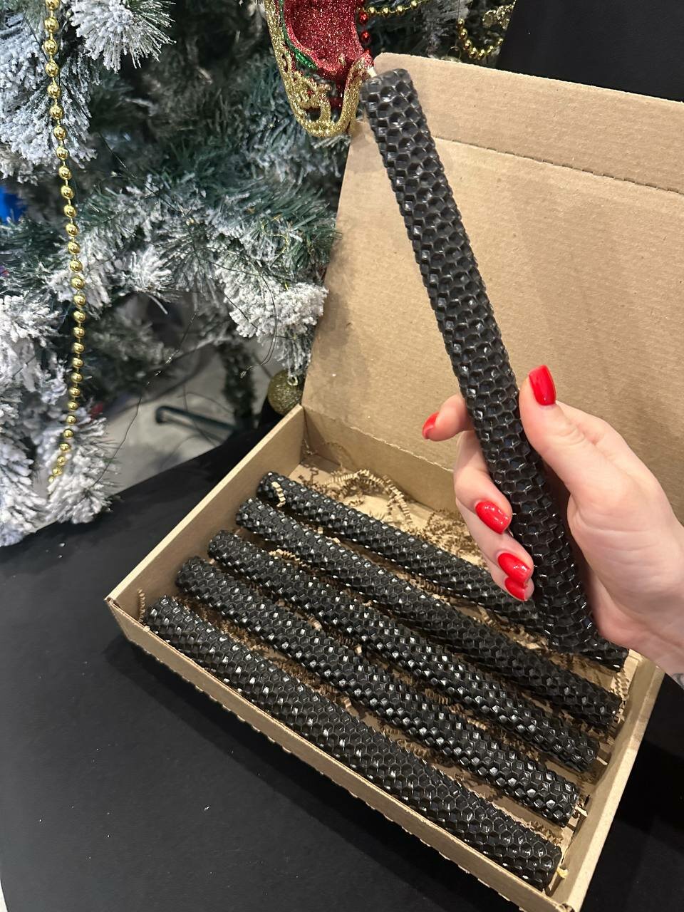 Набор свечей из вощины подарочный черный 6 шт