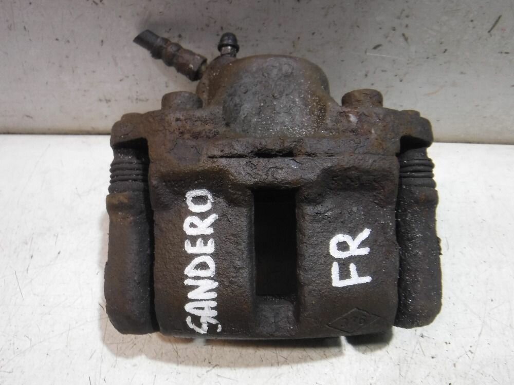 Суппорт передний правый Renault Sandero 7701201770