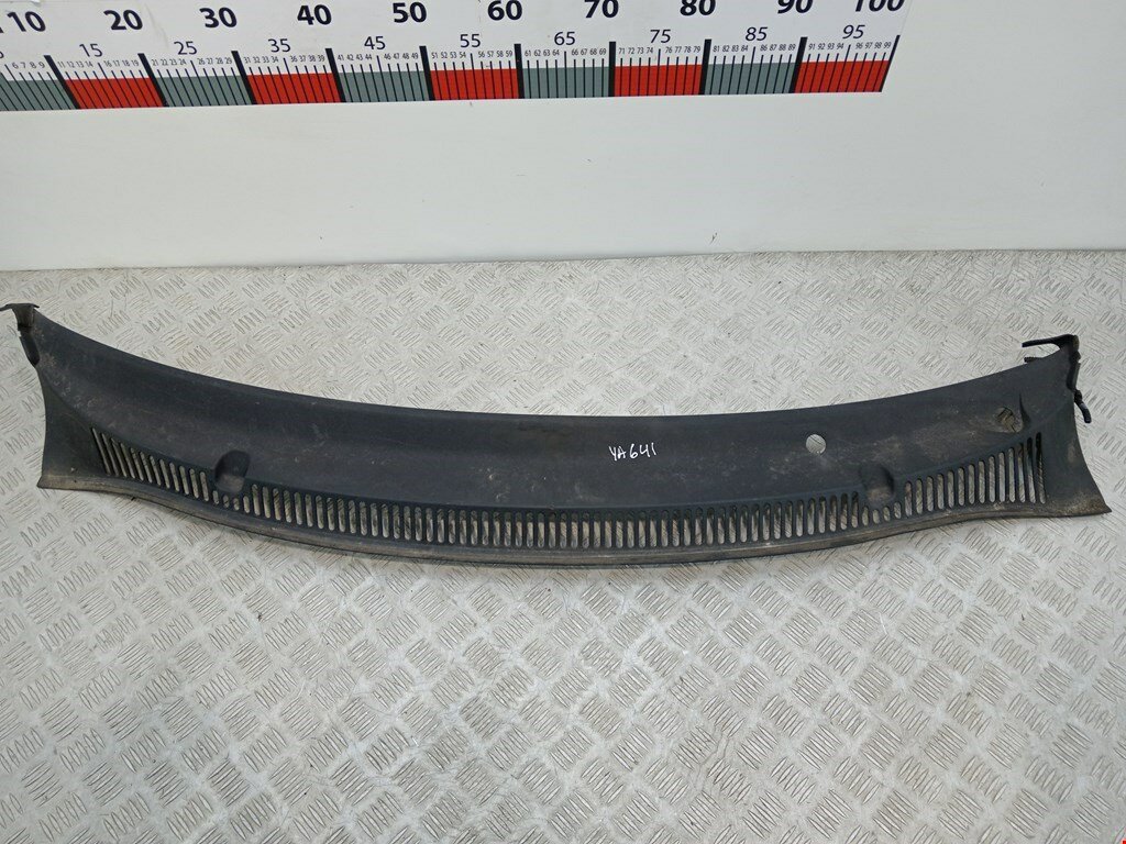 Дождевик (жабо) Volkswagen Fox 5Z0819415 арт. 2208630