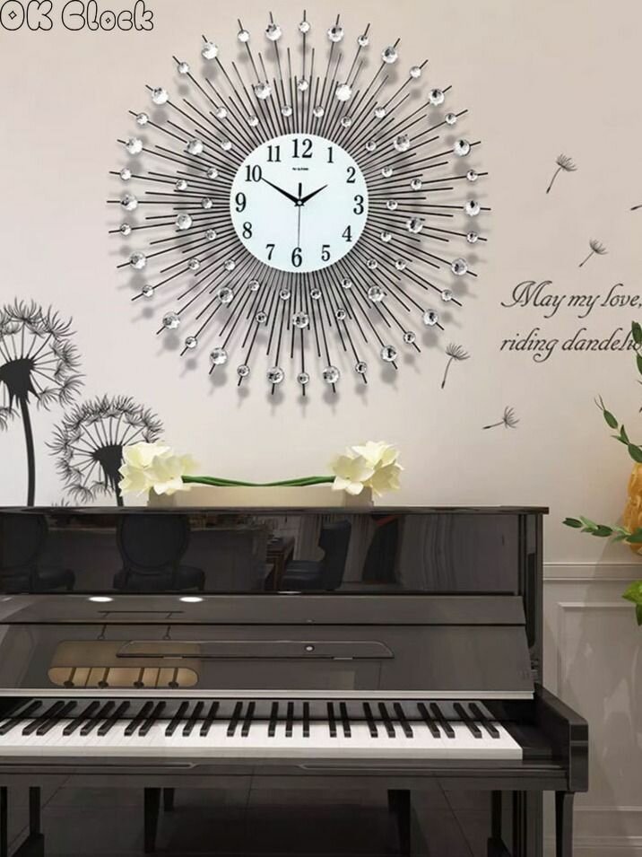 Настенные часы со стразами