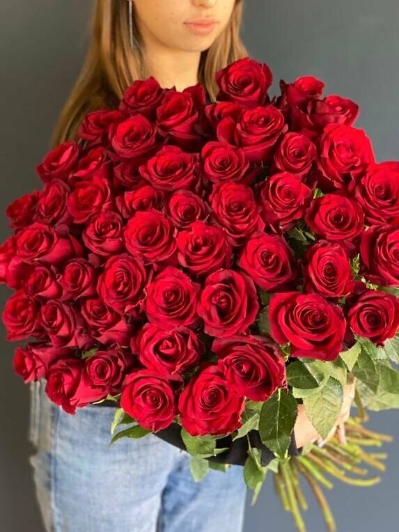 *«Букет из 45 эквадорской красной розы – роскошный подарок с доставкой | Свежие цветы премиум-класса