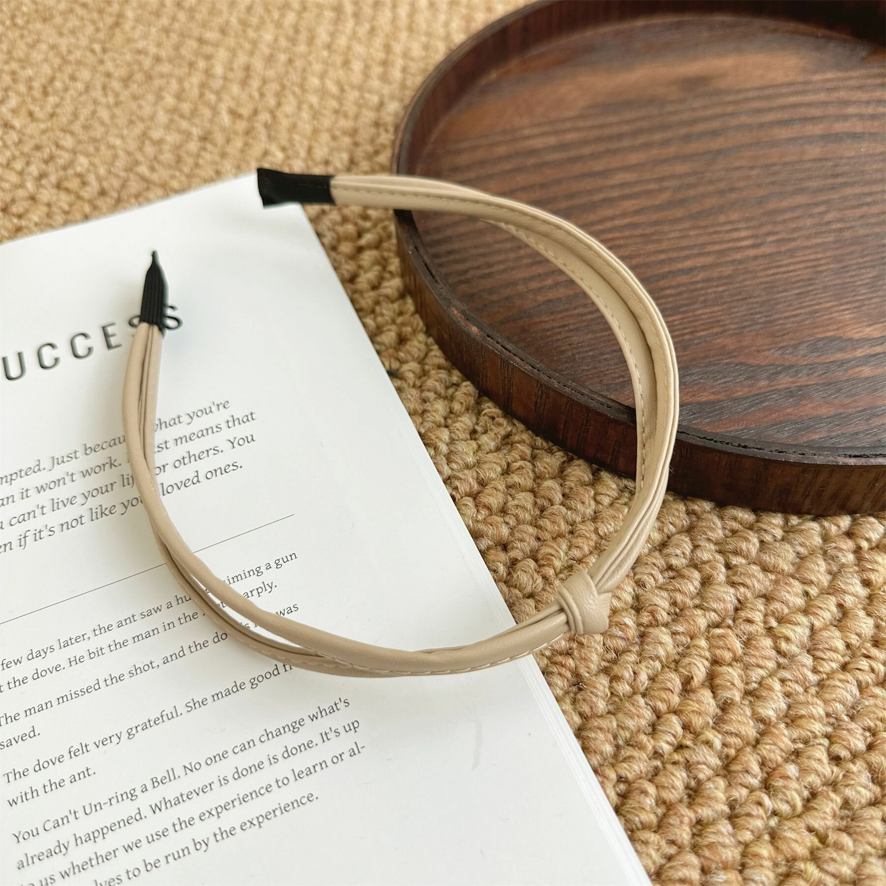 Повязка на голову 3572-2, с узлом, искусственная кожа, цвет хаки