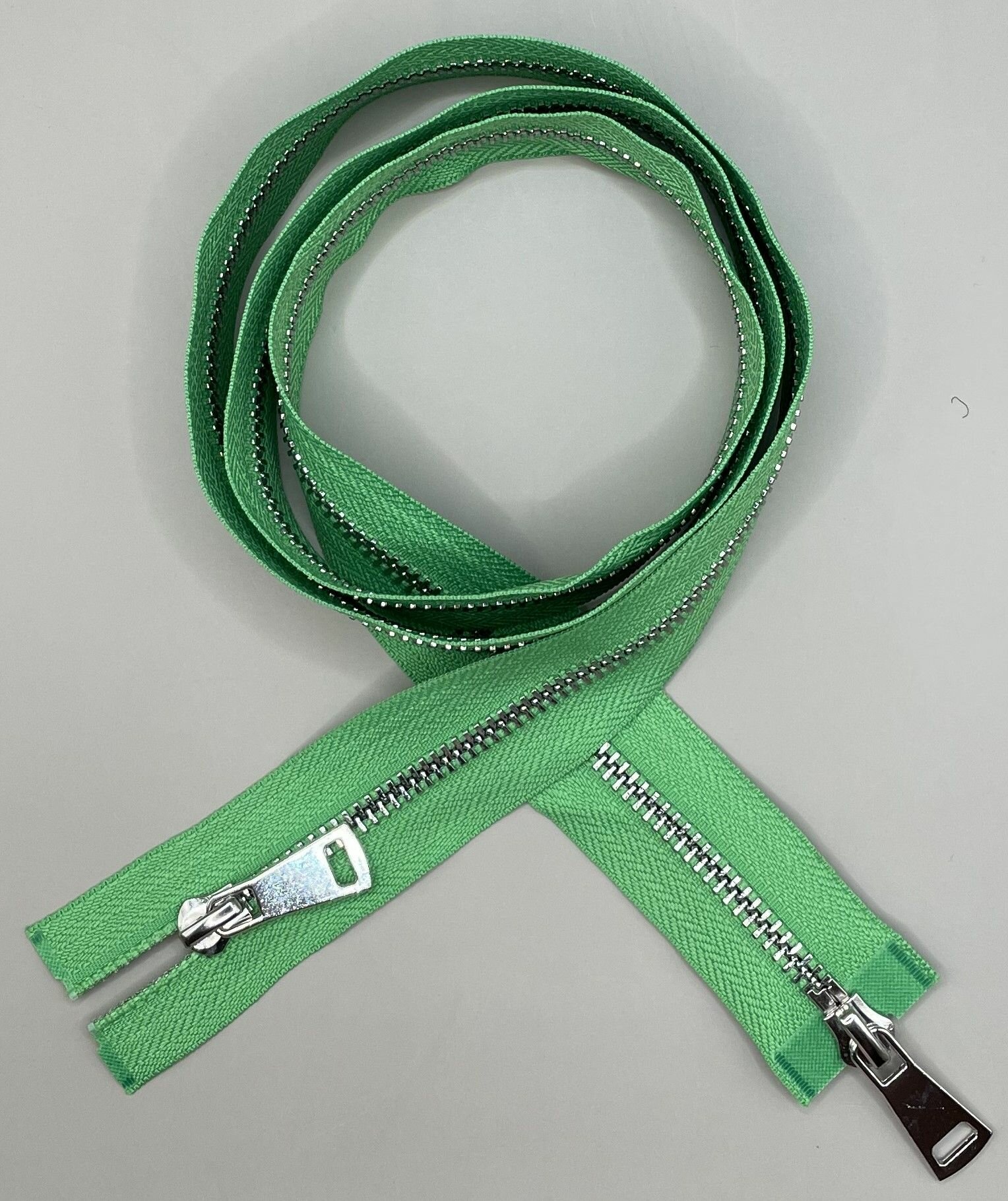 Молния(титан-легкий металл) , тип 5,110см, салатовый, зубья серебро,2 замка.1шт.