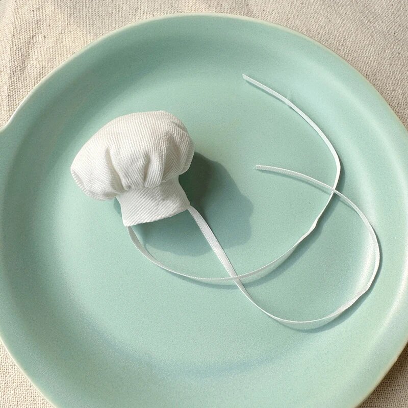 Мини-шапка шеф-повара для куклы 10 см A4