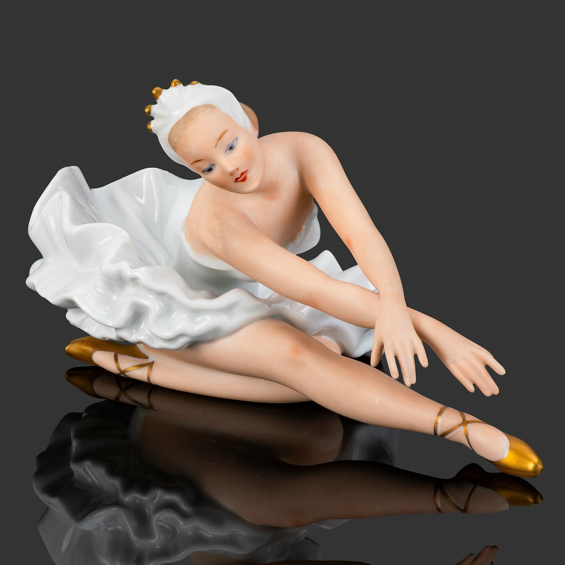 Статуэтка "Сидящая балерина", фарфор, роспись, золочение, Wallendorf, Германия, 1963-1990 гг.