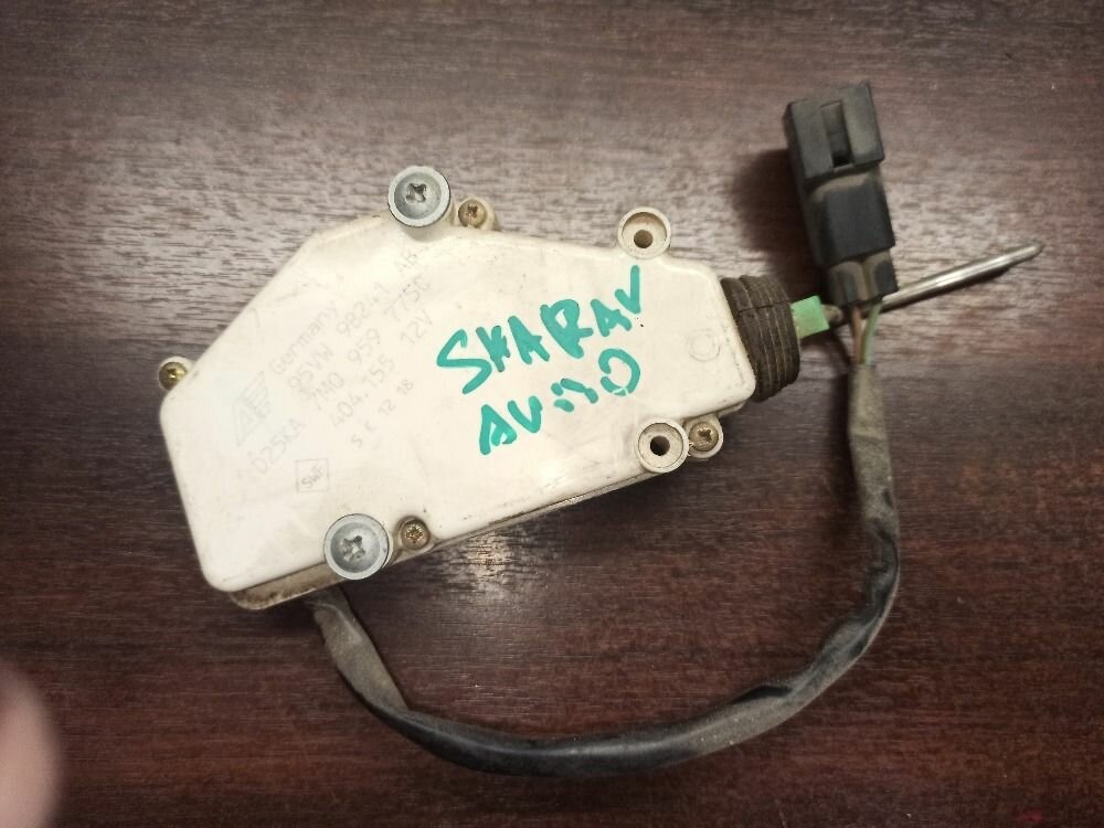 Замок привод лючка бензобака Volkswagen Sharan 7M0959775C