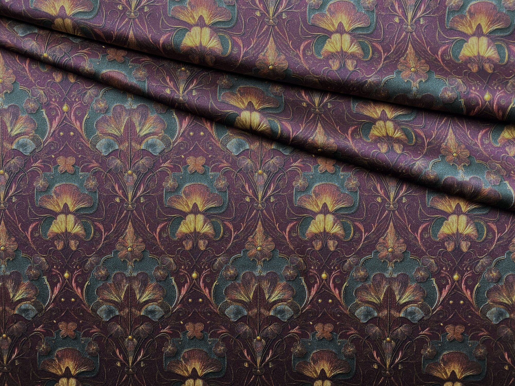 Ткань Шёлк бордового цвета с орнаментальным принтом 46816