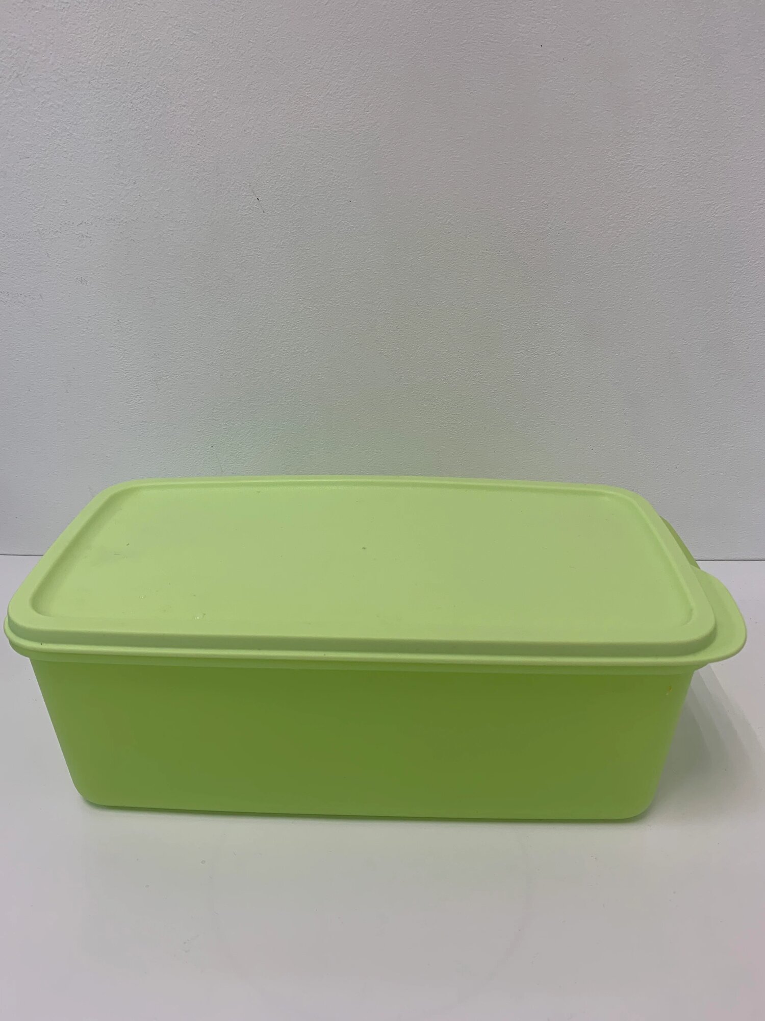 Контейнер "Оптимум" Салатовый 2,2 л Tupperware