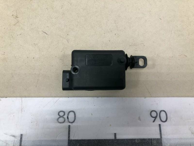 Активатор замка багажника Renault Duster 2012 кат.номер: 905548054R