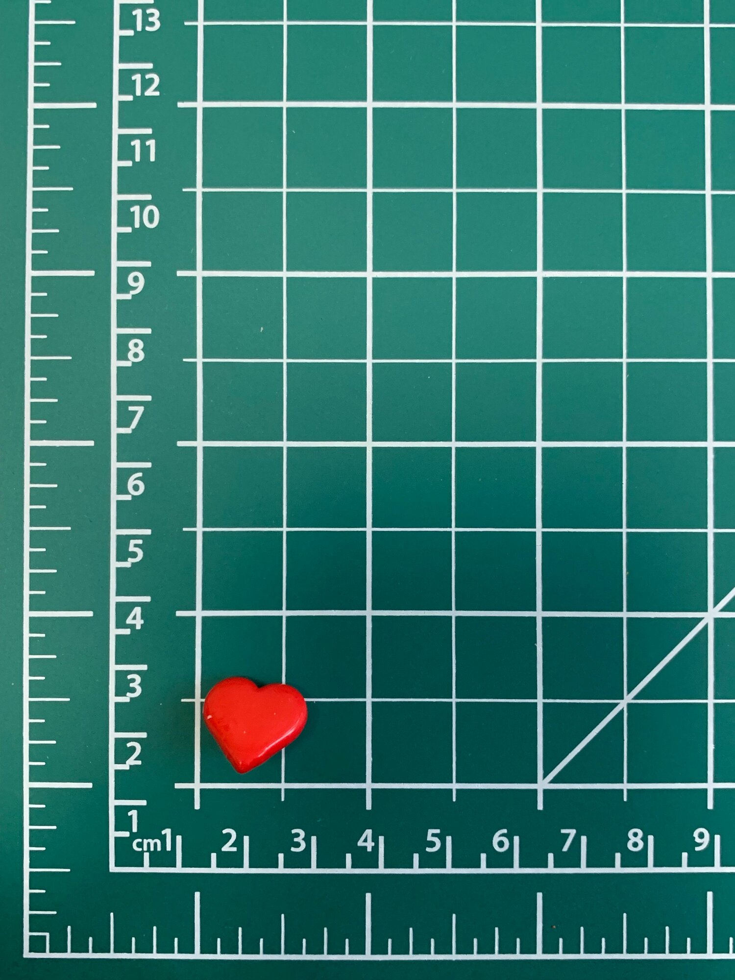 Пуговицы сердца красные на ножке, 3 шт