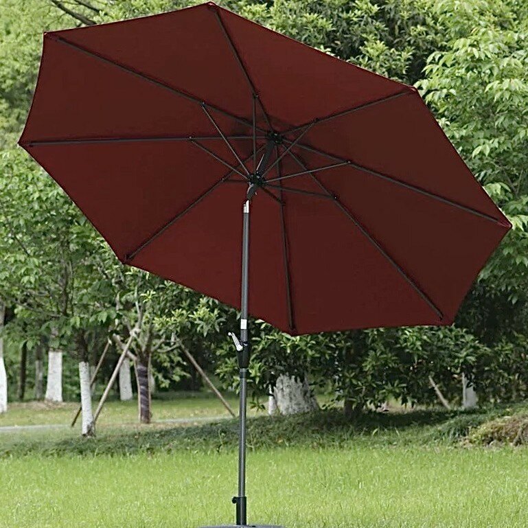 Открытый зонтик от солнца во внутреннем дворе виллы для отдыха на открытом воздухе, домашний балкон с рулевым управлением, красное вино