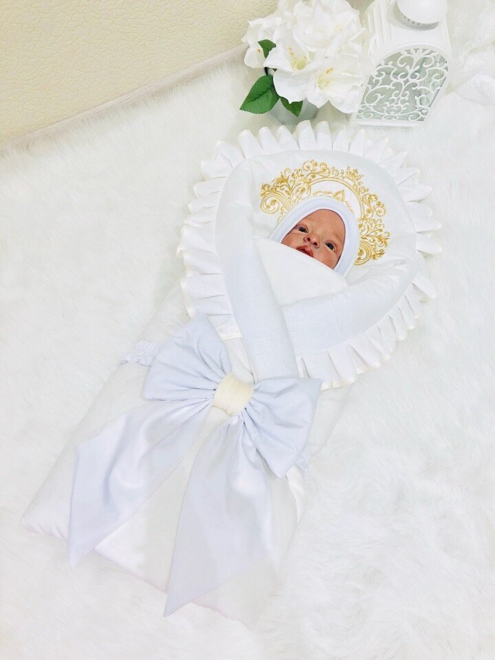 Конверт на выписку LOVELYFAMILY Королевский зимний молочный