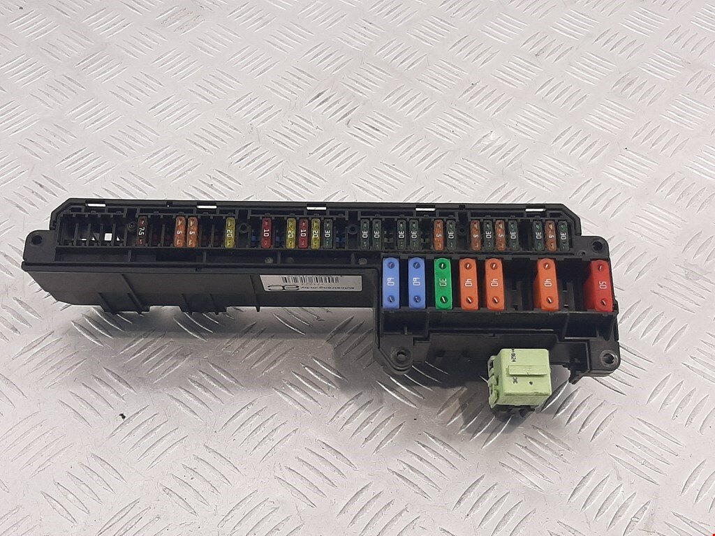 Блок предохранителей BMW 5-Series (E60/E61) 61146932452 арт. 771323