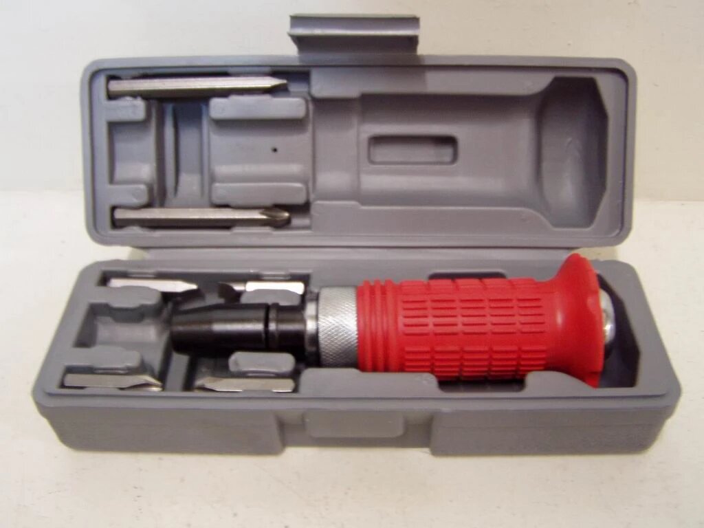 Отвертка ударная "STAYER" (обрезиненная ручка)