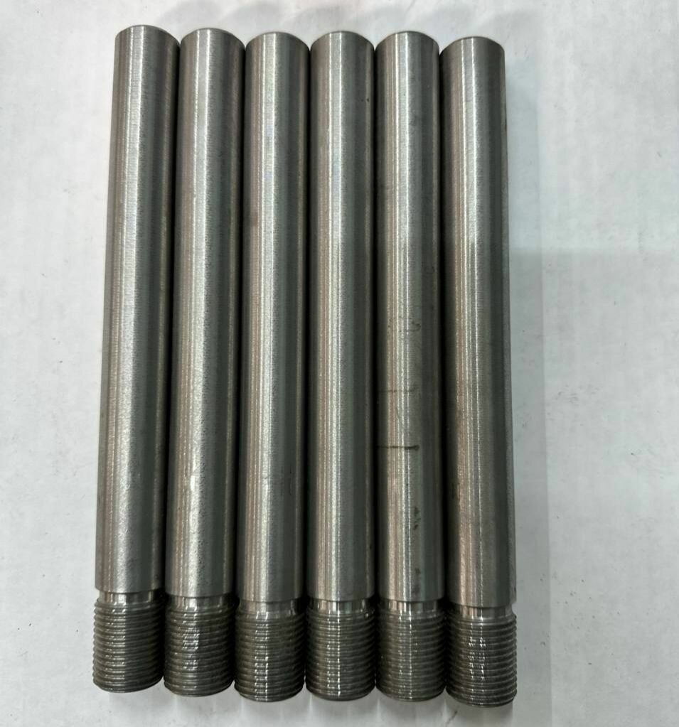 Приварной отвод штуцер. Резьба 1/2 внешняя. Длина 200мм. Сталь 20. Комплект 6 шт