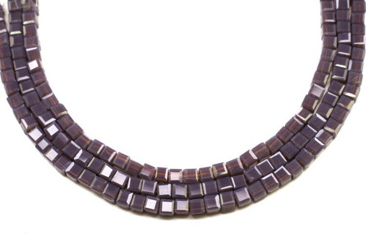 Бусина стеклянная кубическая 2,5х2,5мм, цвет фиолетовый опал, полупрозрачная, 542-016, 1 нить (около 44см, около 180шт)