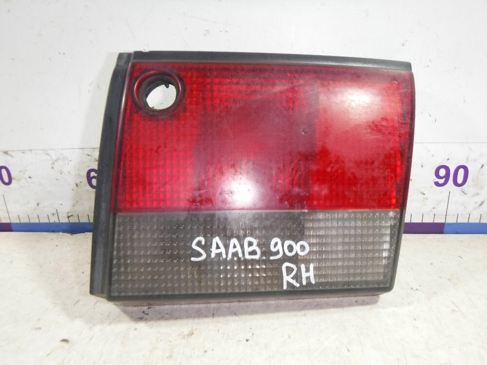 Фонарь задний внутренний правый Saab 900