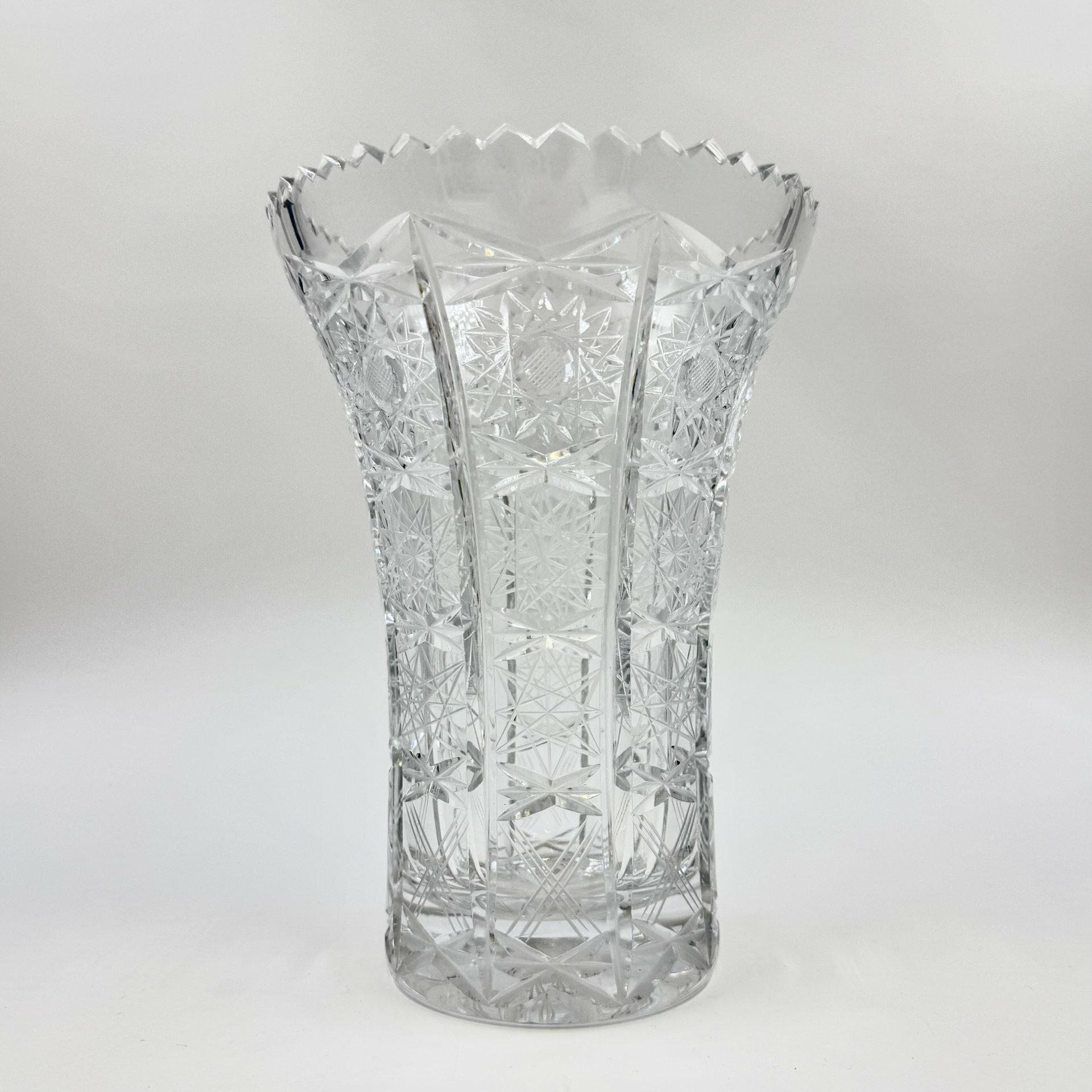 Ваза с резным декором, хрусталь, алмазная грань, Стеклозавод «Неман», Беларусь