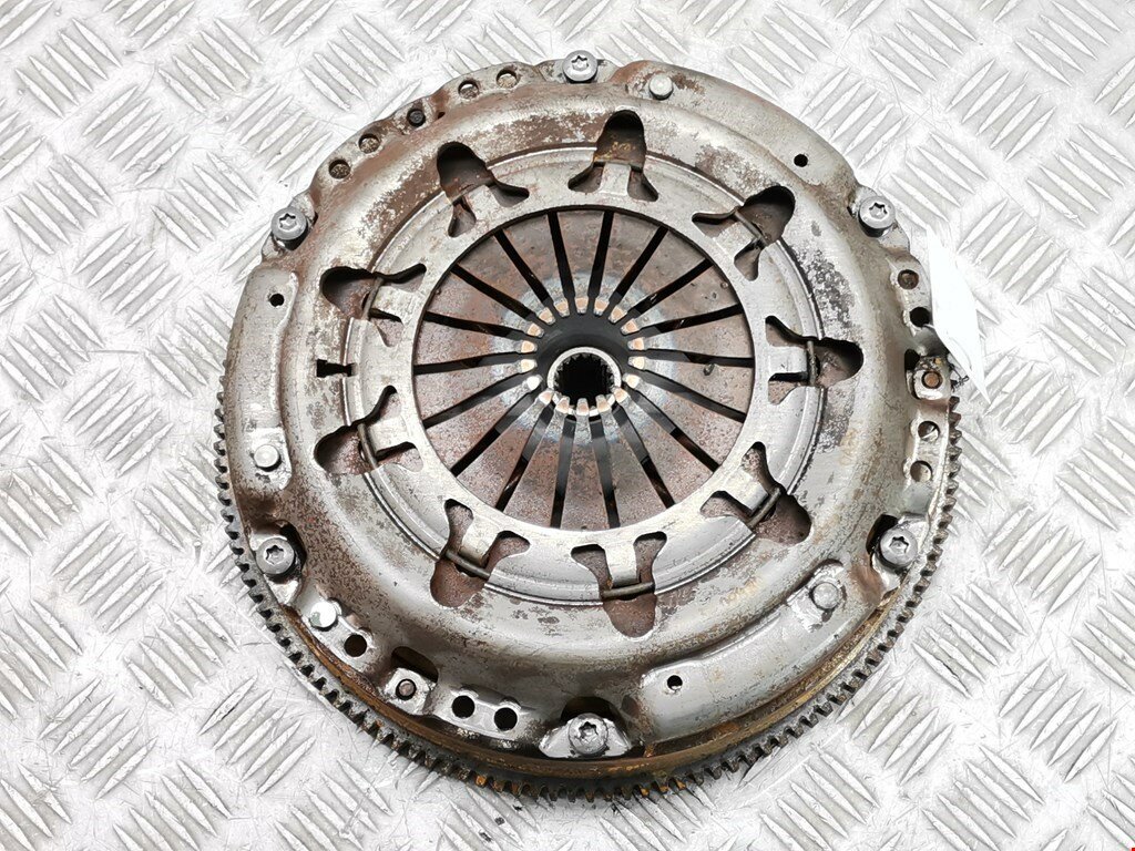 Маховик (демпфер сцепления) Citroen Berlingo 1 0532N0 арт. 1890489