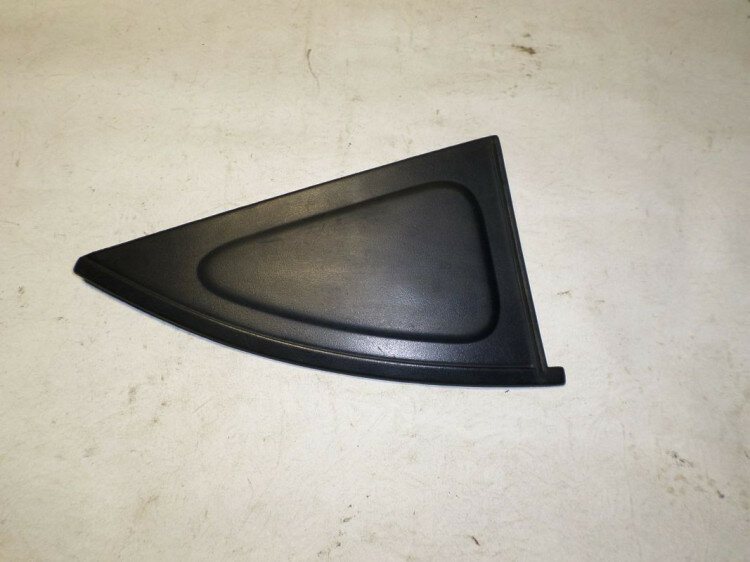 Облицовка двери задней правой 96304734 Шевроле Ланос треугольник внешний пластиковый