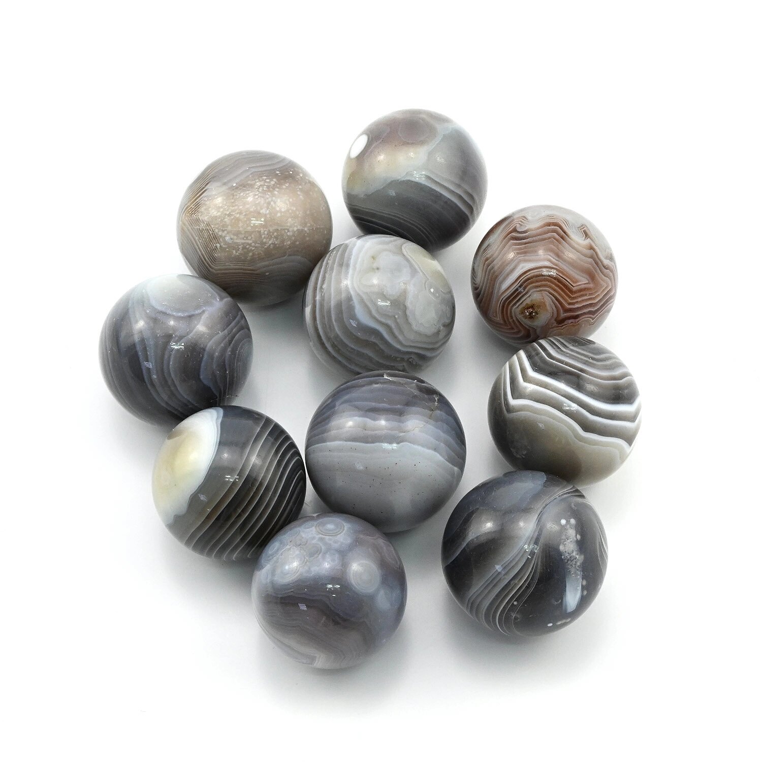 Шар из агата бразильского, диаметр 25-26мм .