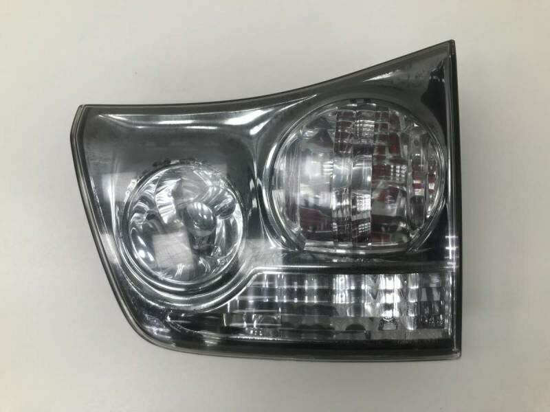 Фонарь задний внутренний правый Lexus RX 300/330/350/400h XU30 2003-2009