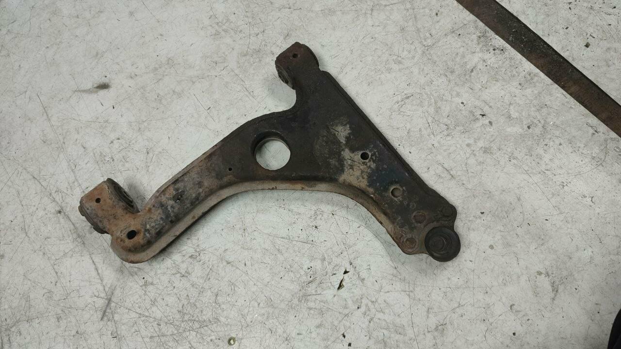 Рычаг передний правый Opel Astra H рест. (2006 - 2014)